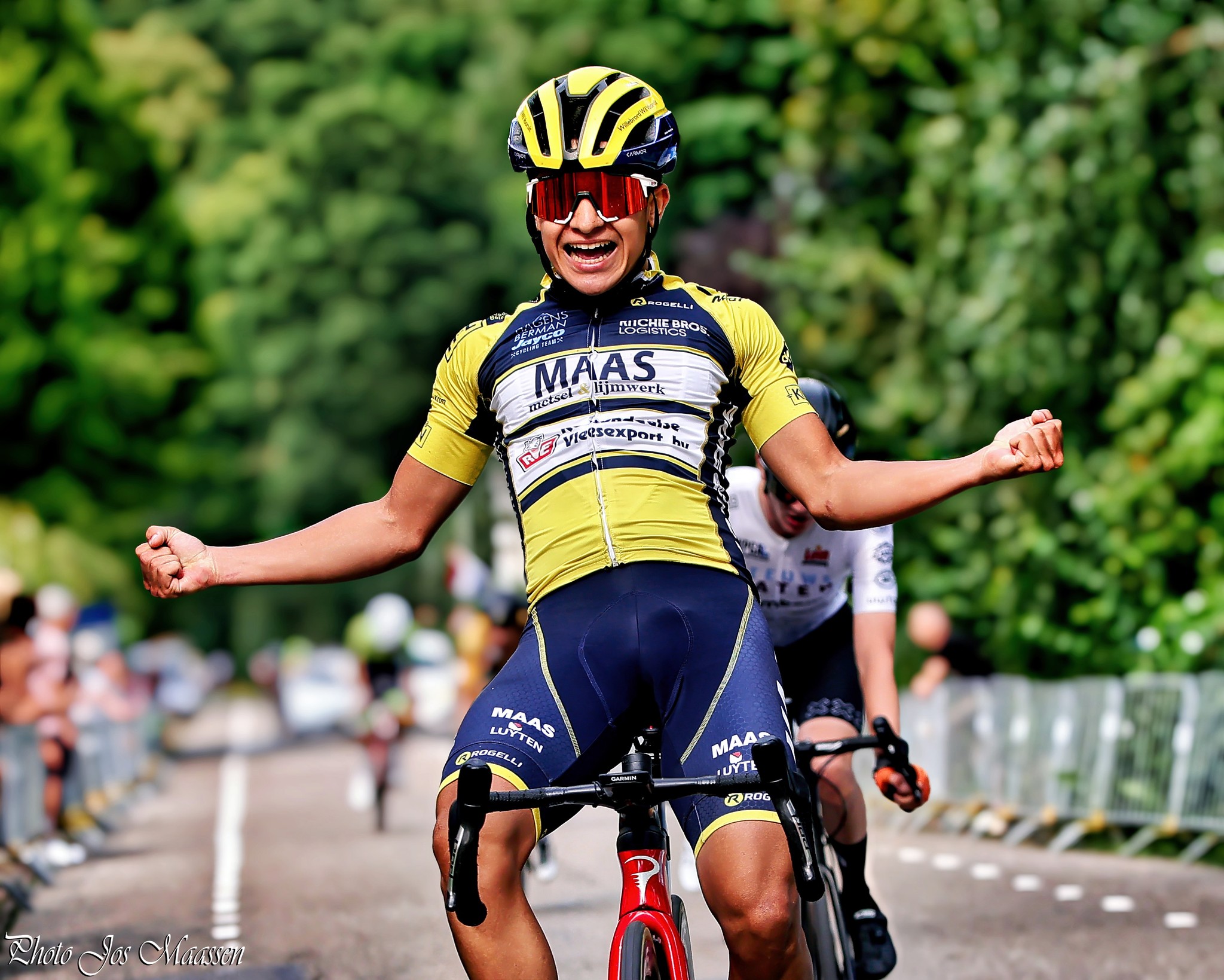 Topveld zondag aan het start in Valkenburg Klim Classic | Limburg Cycling